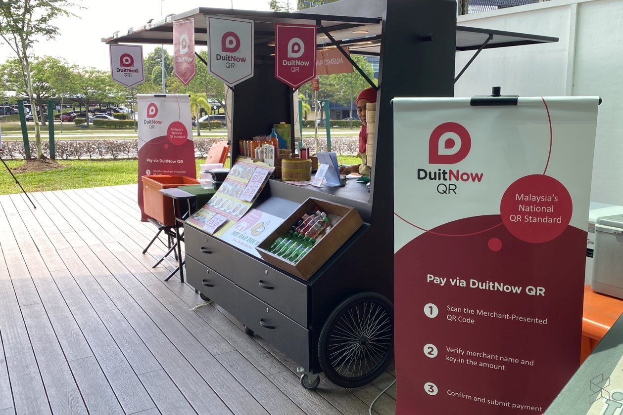 DuitNow QR akan menyatukan semua sistem pembayaran bank dan eWallet ...