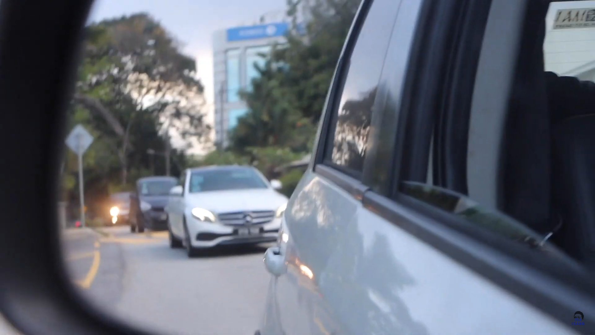 YouTuber edar wang tunai RM10,000 di Istana Negara ditegur pihak ...