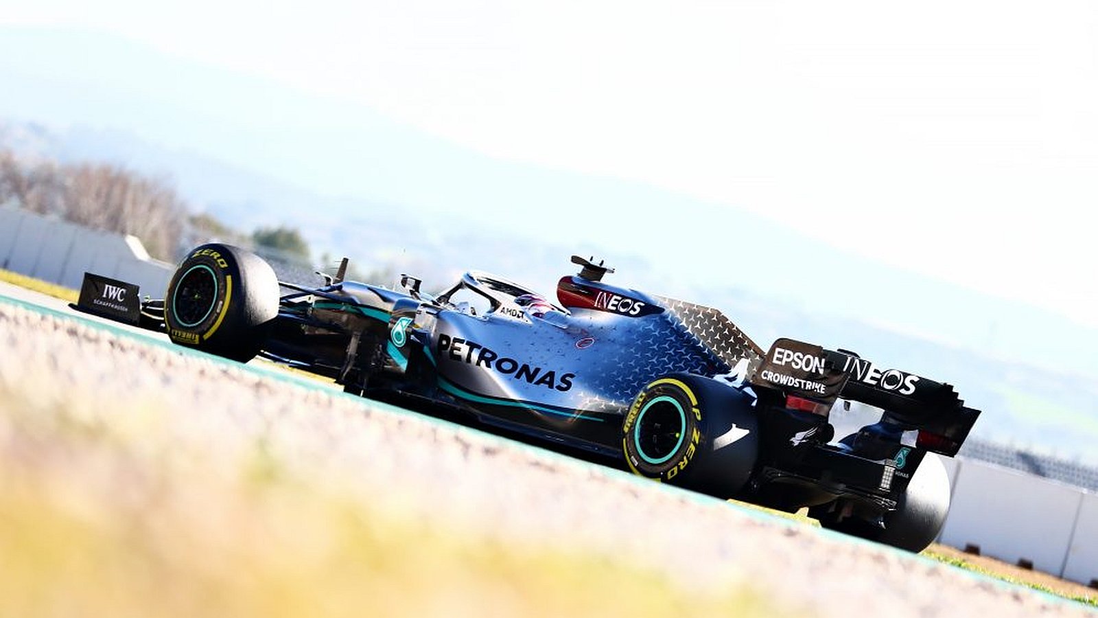 Kereta F1 Mercedes dicat hitam bagi perlumbaan musim 2020, tanda ...