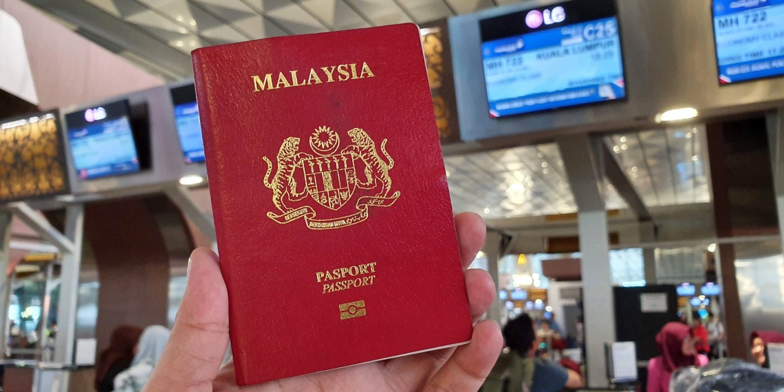 Anda boleh perbaharui pasport di KLIA, lebih banyak pejabat pasport dibuka hujung minggu ...