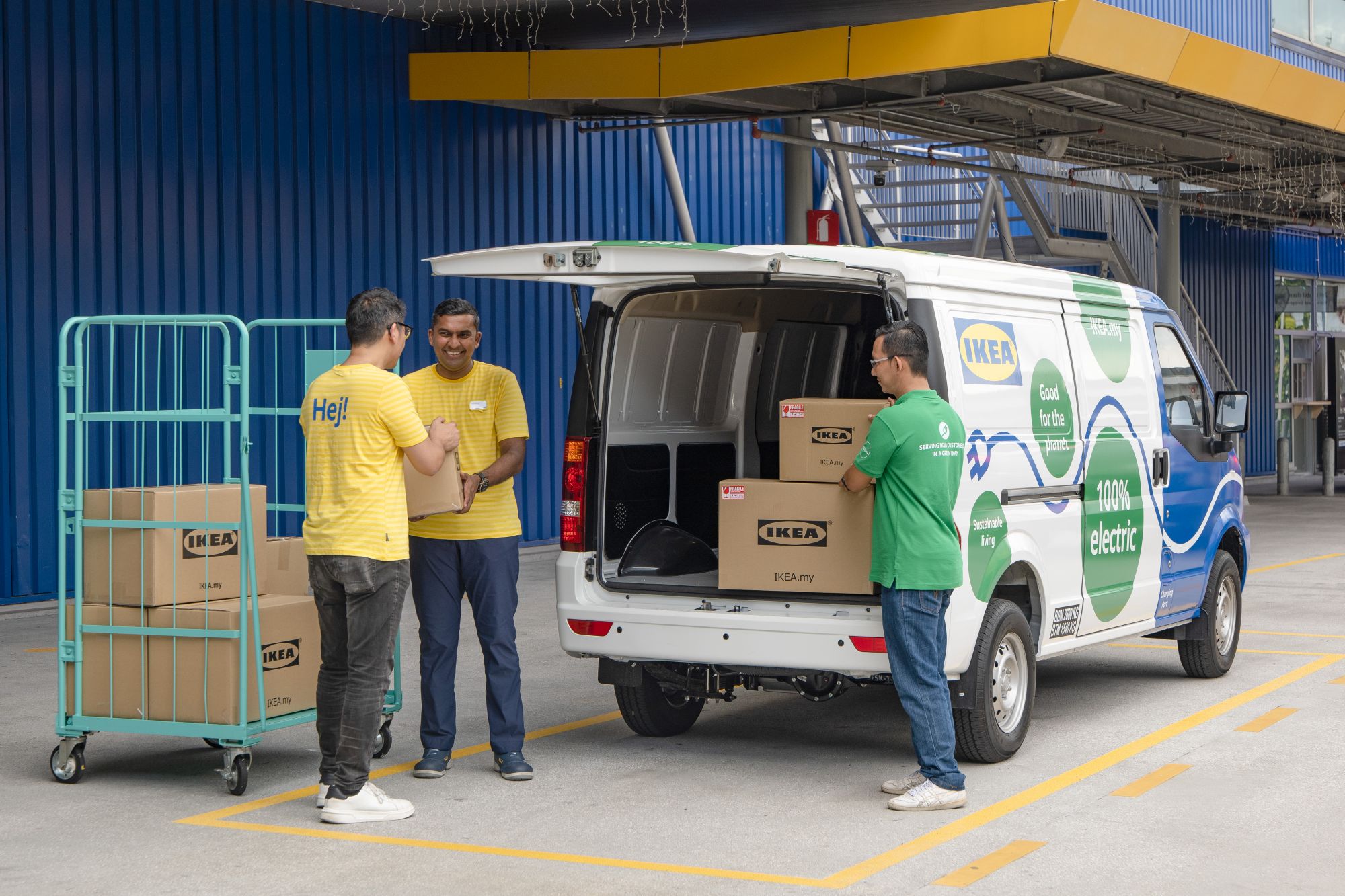IKEA Damansara guna van EV untuk hantar perabot anda ke sekitar daerah ...