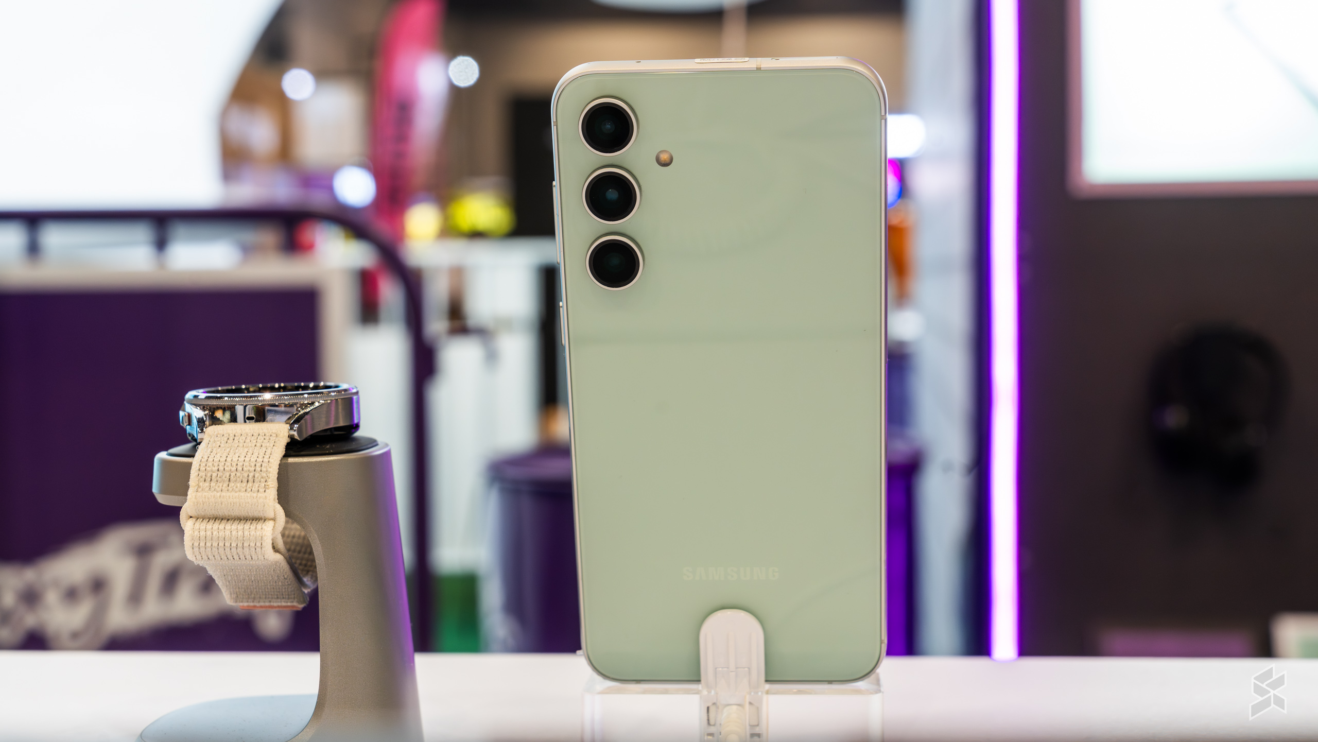 Power dan tak mahal sangat, Ini 5 telefon terbaik bawah RM3,000 di ...