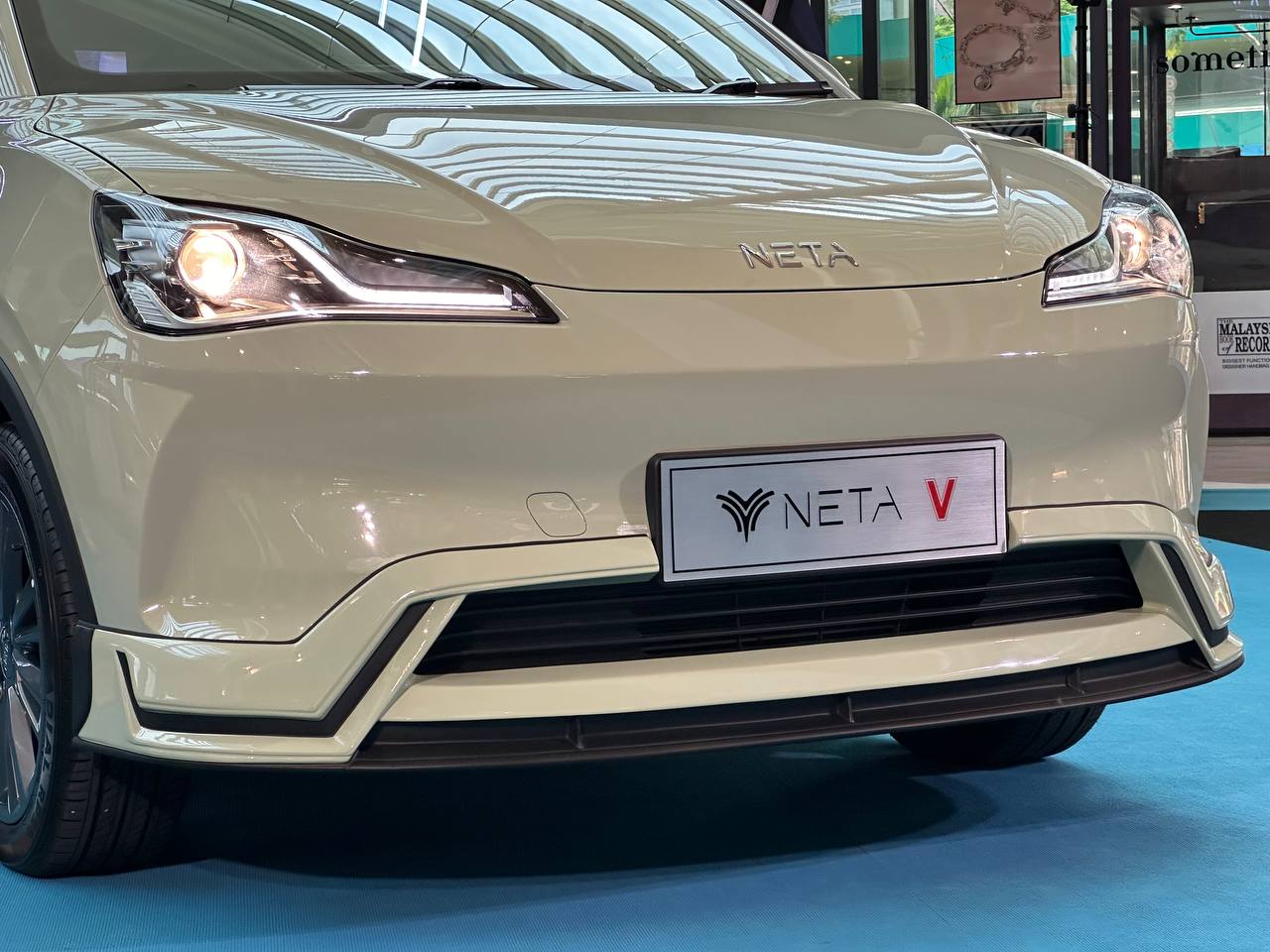 Harga rasmi Neta V diumum. Pengecas rumah, body kit, antara pemberian ...